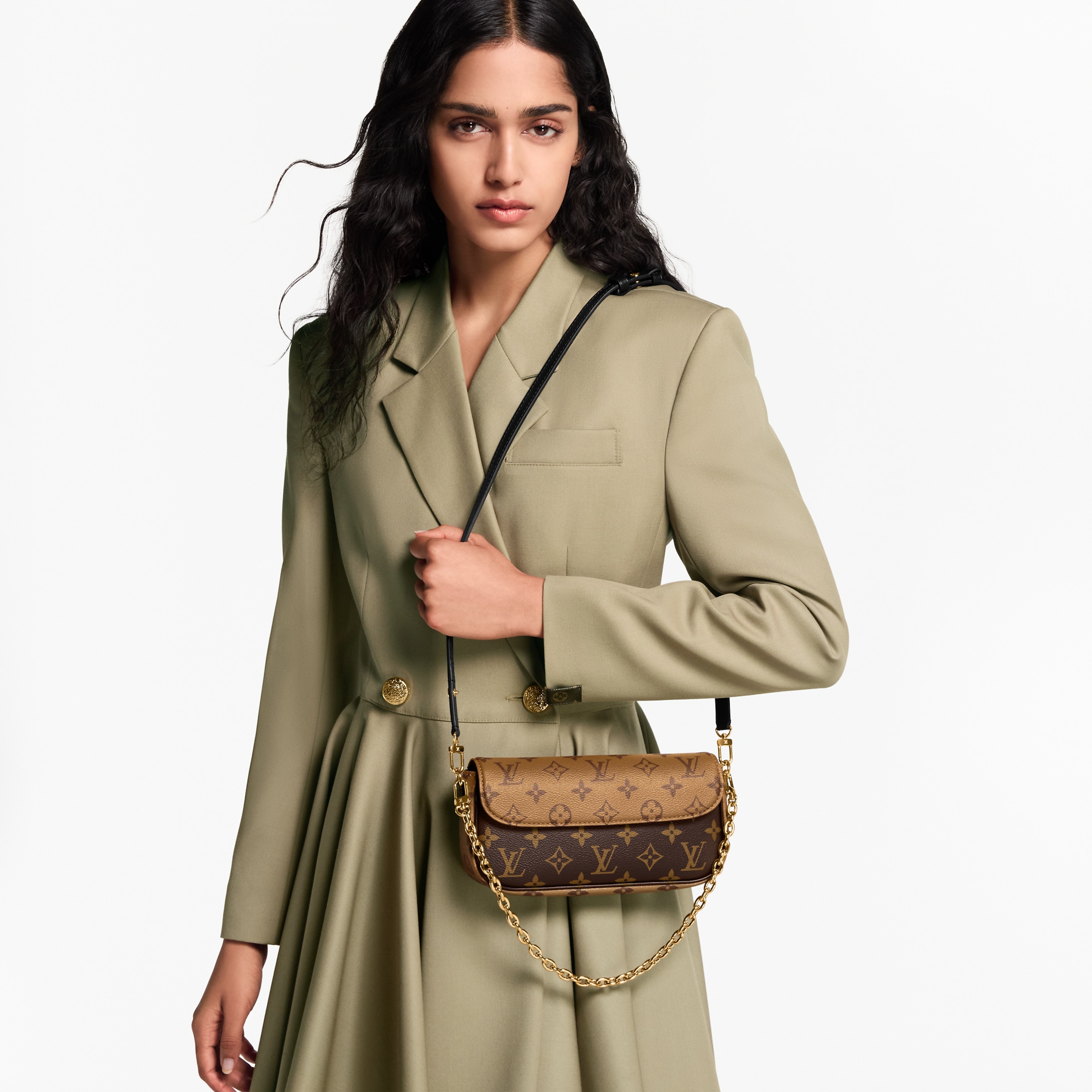 Túi Wallet On Chain Ivy Monogram Reverse Màu Nâu - Túi ví đa năng và ...